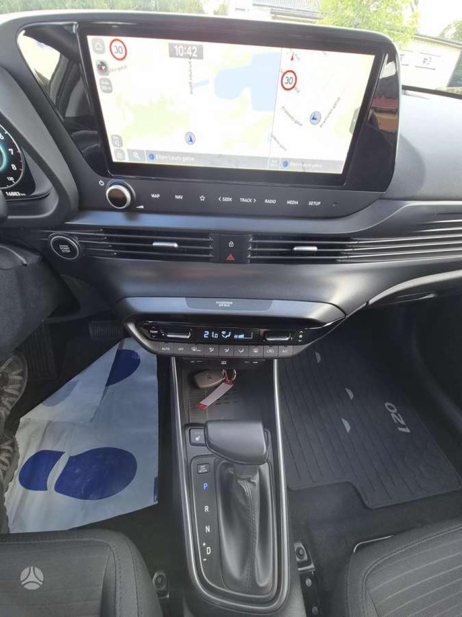 Pelēks Hyundai i20 2021 Šauļi, ar dzinēja tilpumu 1.00 L un nobraukumu 17 tūkst. km par 11200 €, foto 22 vietnē AUTOMOTO.COM.LV
