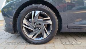 Grey Hyundai i20 2022 in Tallinn, with an engine capacity of 1.00 L and mileage of 20 thousand km for 13995 €, photo 16 on AUTOMOTO.COM.LV