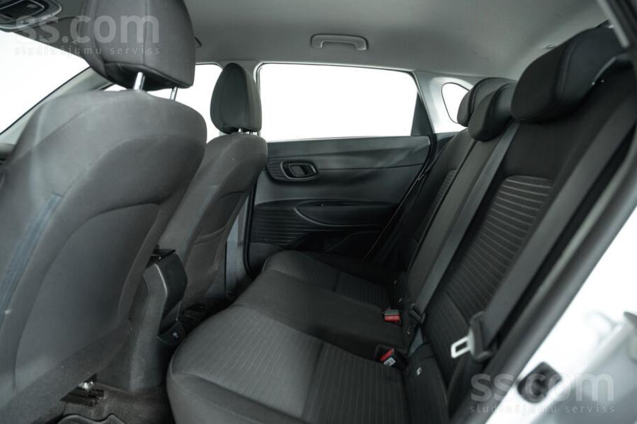 Pelēks Hyundai i20 2022 Rīga, ar dzinēja tilpumu 1.00 L un nobraukumu 113 tūkst. km par 8990 €, foto 18 vietnē AUTOMOTO.COM.LV