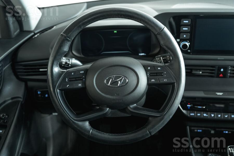 Pelēks Hyundai i20 2022 Rīga, ar dzinēja tilpumu 1.00 L un nobraukumu 113 tūkst. km par 8990 €, foto 19 vietnē AUTOMOTO.COM.LV