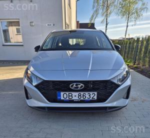 Pelēks Hyundai i20 2023 Rīga, ar dzinēja tilpumu 1.00 L un nobraukumu 49 tūkst. km par 11300 €, foto 2 vietnē AUTOMOTO.COM.LV