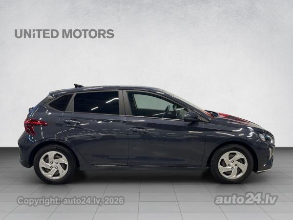Grey Hyundai i20 2023 in Tallinn, with an engine capacity of 1.20 L and mileage of 26 thousand km for 13900 €, photo 7 on AUTOMOTO.COM.LV