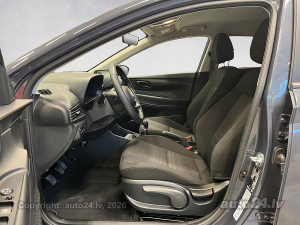 Grey Hyundai i20 2023 in Tallinn, with an engine capacity of 1.20 L and mileage of 26 thousand km for 13900 €, photo 9 on AUTOMOTO.COM.LV