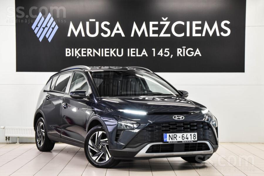 Grey Hyundai i20 2023 in Riga, with an engine capacity of 1.00 L and mileage of 23 thousand km for 14690 €, photo 4 on AUTOMOTO.COM.LV