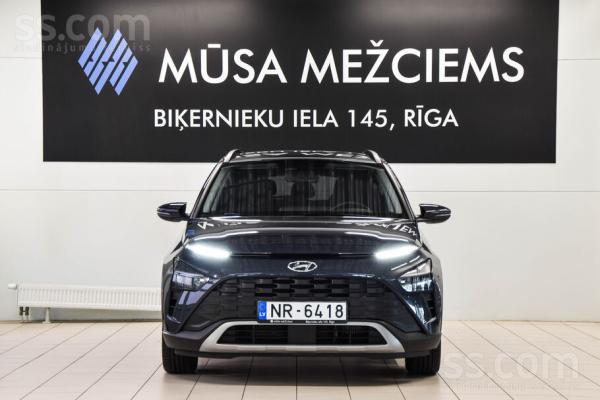 Pelēks Hyundai i20 2023 Rīga, ar dzinēja tilpumu 1.00 L un nobraukumu 23 tūkst. km par 14690 €, foto 2 vietnē AUTOMOTO.COM.LV