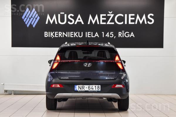 Pelēks Hyundai i20 2023 Rīga, ar dzinēja tilpumu 1.00 L un nobraukumu 23 tūkst. km par 14690 €, foto 7 vietnē AUTOMOTO.COM.LV