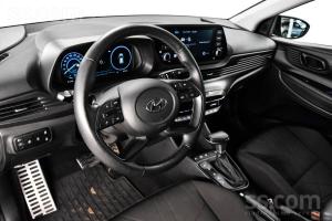 Grey Hyundai i20 2023 in Riga, with an engine capacity of 1.00 L and mileage of 23 thousand km for 13990 €, photo 13 on AUTOMOTO.COM.LV