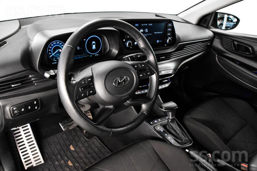 Grey Hyundai i20 2023 in Riga, with an engine capacity of 1.00 L and mileage of 23 thousand km for 13990 €, photo 13 on AUTOMOTO.COM.LV