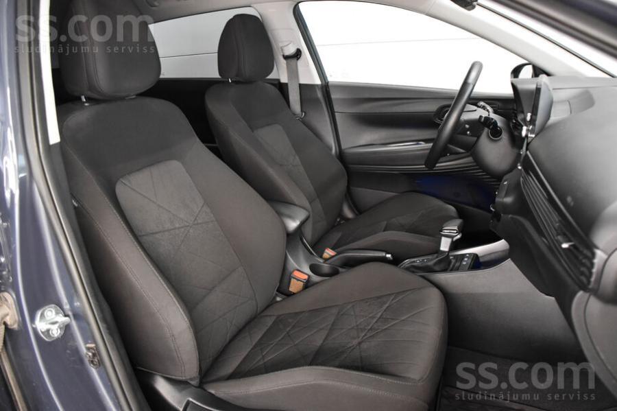 Grey Hyundai i20 2023 in Riga, with an engine capacity of 1.00 L and mileage of 23 thousand km for 13990 €, photo 16 on AUTOMOTO.COM.LV