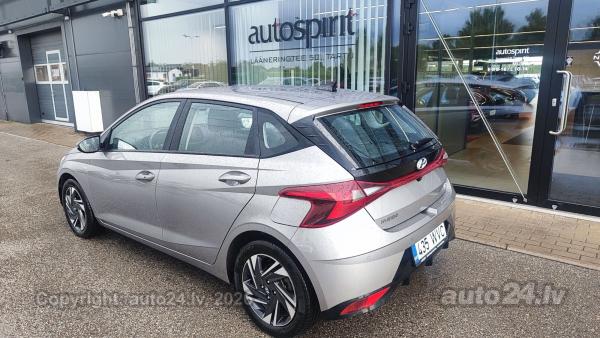 Grey Hyundai i20 2023 in Tallinn, with an engine capacity of 1.00 L and mileage of 64 thousand km for 15990 €, photo 4 on AUTOMOTO.COM.LV