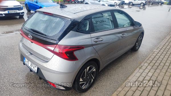 Grey Hyundai i20 2023 in Tallinn, with an engine capacity of 1.00 L and mileage of 64 thousand km for 15990 €, photo 5 on AUTOMOTO.COM.LV