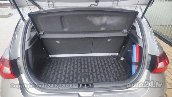 Grey Hyundai i20 2023 in Tallinn, with an engine capacity of 1.00 L and mileage of 64 thousand km for 15990 €, photo 6 on AUTOMOTO.COM.LV