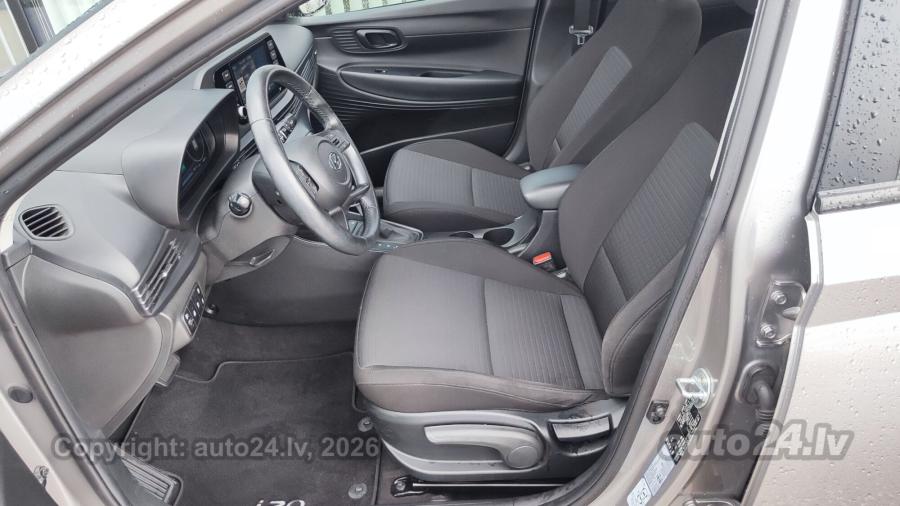 Grey Hyundai i20 2023 in Tallinn, with an engine capacity of 1.00 L and mileage of 64 thousand km for 15990 €, photo 10 on AUTOMOTO.COM.LV