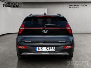 Grey Hyundai i20 2023 in Riga, with an engine capacity of 1.20 L and mileage of 76 thousand km for 12190 €, photo  on AUTOMOTO.COM.LV