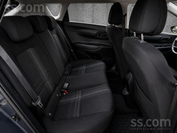 Hyundai i20 2023 Rīga vietnē Pelēks Hyundai i20 2023 Rīga, ar dzinēja tilpumu 1.20 L un nobraukumu 76 tūkst. km par 12190 €, foto 9 vietnē AUTOMOTO.COM.LV