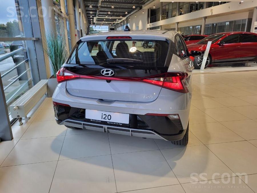 Grey Hyundai i20 2026 in Riga, with an engine capacity of 1.00 L and mileage of 0 thousand km for 20400 €, photo 5 on AUTOMOTO.COM.LV