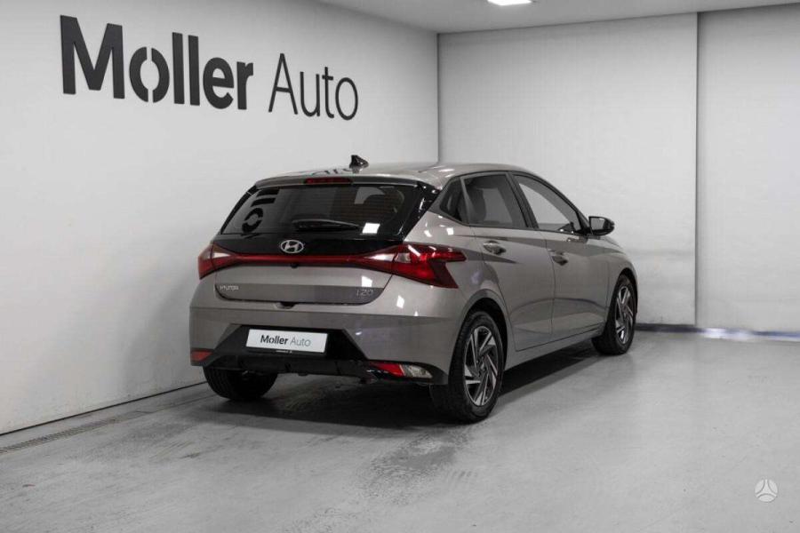 Grey Hyundai i20 2022 in Vilnius, with an engine capacity of 1.00 L and mileage of 18 thousand km for 13950 €, photo 4 on AUTOMOTO.COM.LV