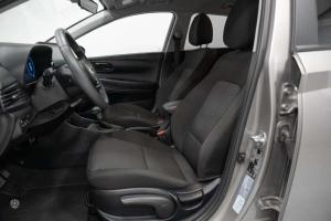 Grey Hyundai i20 2022 in Vilnius, with an engine capacity of 1.00 L and mileage of 18 thousand km for 13950 €, photo 6 on AUTOMOTO.COM.LV