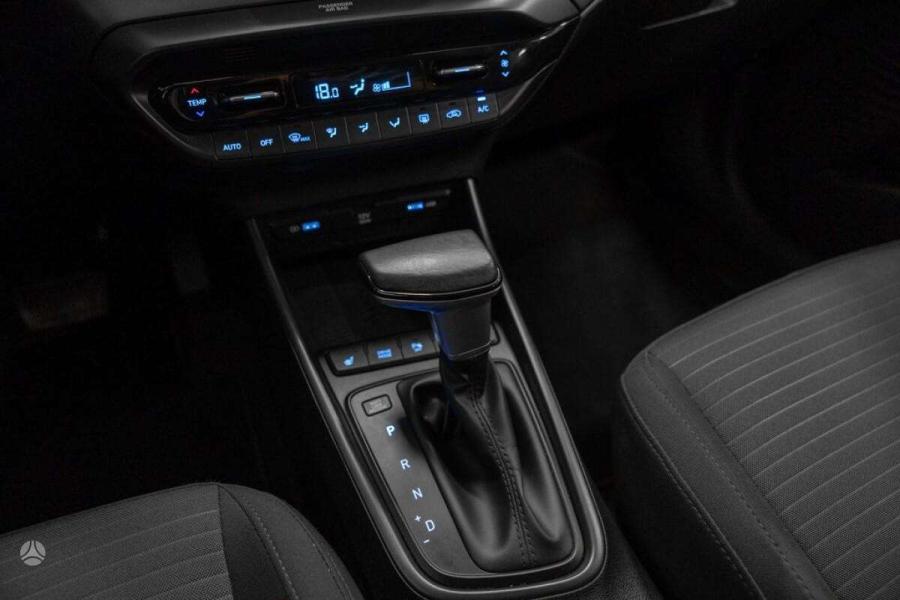 Grey Hyundai i20 2022 in Vilnius, with an engine capacity of 1.00 L and mileage of 18 thousand km for 13950 €, photo 19 on AUTOMOTO.COM.LV