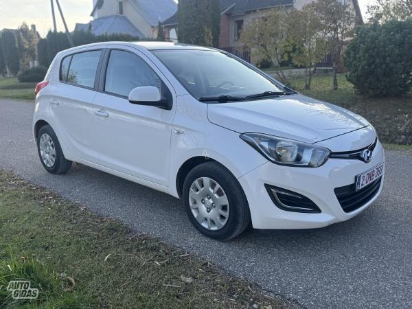 Hyundai i20 2012 in Utena, with an engine capacity of 1.00 L and mileage of 140 thousand km for 1950 €, photo 3 on AUTOMOTO.COM.LV