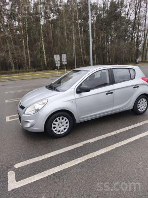 Hyundai i20 2012 in Riga, with an engine capacity of 1.20 L and mileage of 205 thousand km for 2200 €, photo 2 on AUTOMOTO.COM.LV