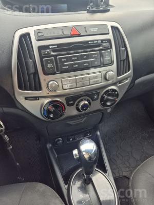 Hyundai i20 2013 in Riga, with an engine capacity of 1.40 L and mileage of 165 thousand km for 4400 €, photo 4 on AUTOMOTO.COM.LV