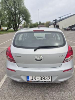 Hyundai i20 2013 in Riga, with an engine capacity of 1.40 L and mileage of 165 thousand km for 4400 €, photo 9 on AUTOMOTO.COM.LV