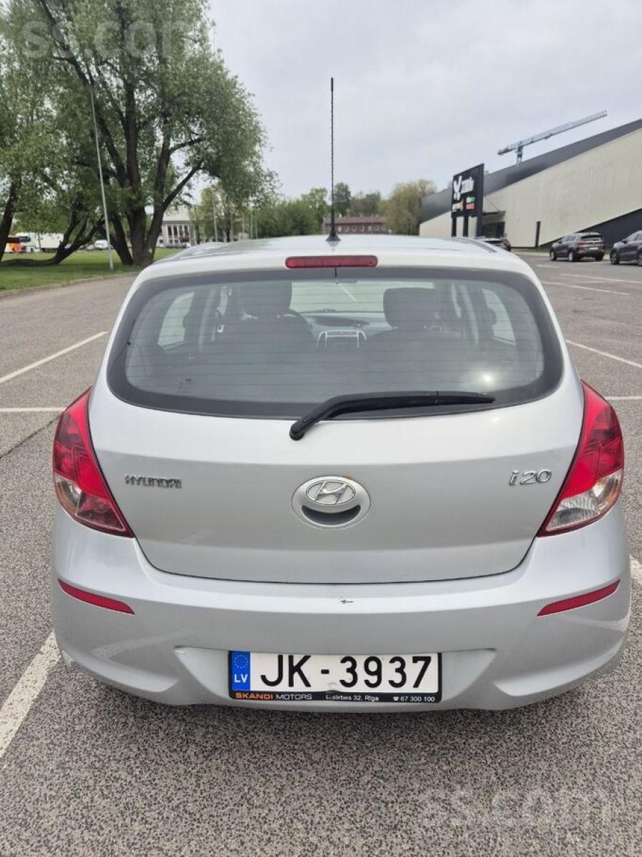 Hyundai i20 2013 in Riga, with an engine capacity of 1.40 L and mileage of 165 thousand km for 4400 €, photo 9 on AUTOMOTO.COM.LV
