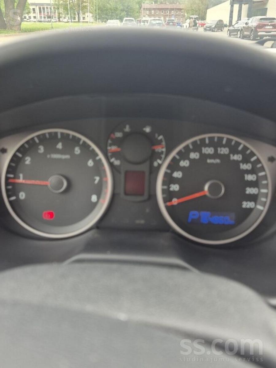 Hyundai i20 2013 in Riga, with an engine capacity of 1.40 L and mileage of 165 thousand km for 4400 €, photo 12 on AUTOMOTO.COM.LV