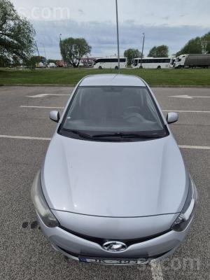 Hyundai i20 2013 in Riga, with an engine capacity of 1.40 L and mileage of 165 thousand km for 4400 €, photo 13 on AUTOMOTO.COM.LV