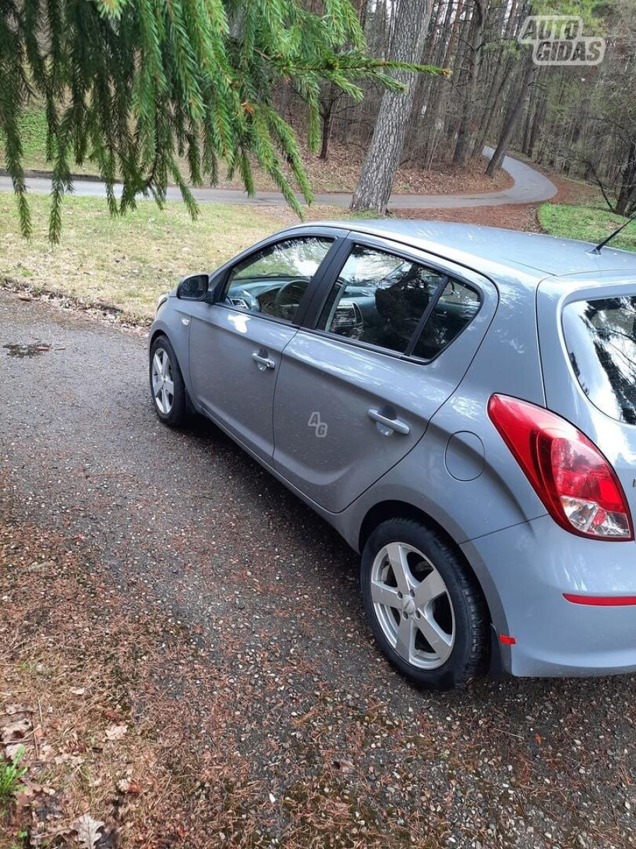 Hyundai i20 2014 in Vilnius, with an engine capacity of 1.30 L and mileage of 238 thousand km for 3500 €, photo 12 on AUTOMOTO.COM.LV
