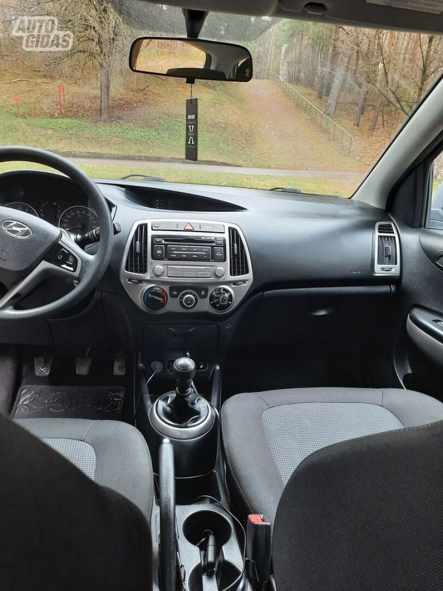 Hyundai i20 2014 in Vilnius, with an engine capacity of 1.30 L and mileage of 238 thousand km for 3500 €, photo 15 on AUTOMOTO.COM.LV