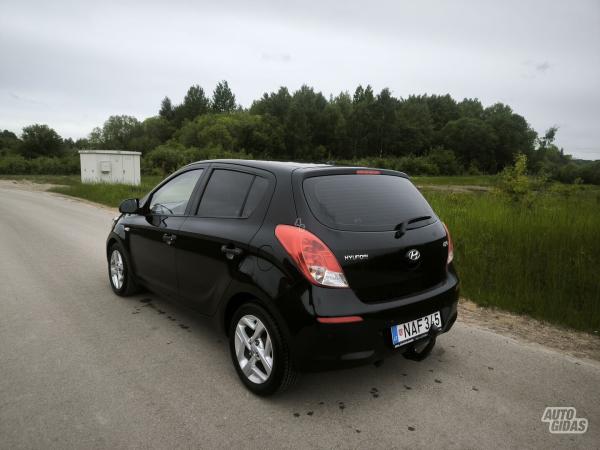 Hyundai i20 2015 in Telschi, with an engine capacity of 1.30 L and mileage of 164 thousand km for 2550 €, photo 3 on AUTOMOTO.COM.LV