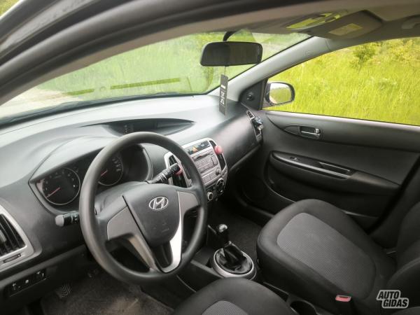 Hyundai i20 2015 in Telschi, with an engine capacity of 1.30 L and mileage of 164 thousand km for 2550 €, photo 8 on AUTOMOTO.COM.LV
