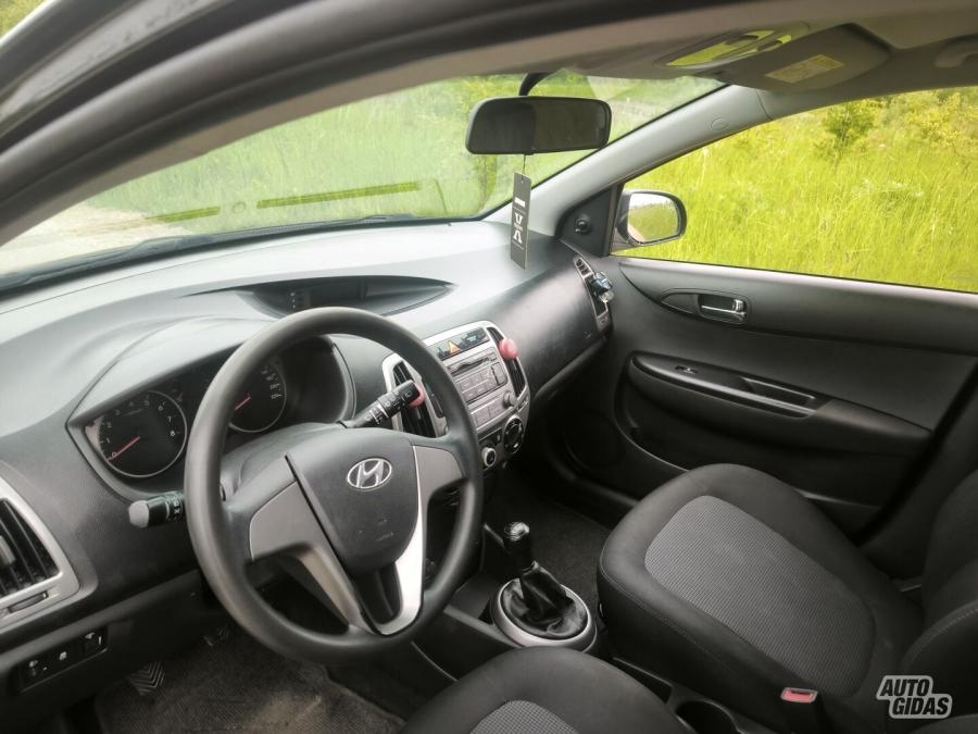 Hyundai i20 2015 in Telschi, with an engine capacity of 1.30 L and mileage of 164 thousand km for 2550 €, photo 9 on AUTOMOTO.COM.LV