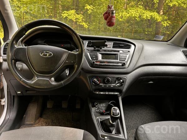 Hyundai i20 2017 in Riga, with an engine capacity of 1.10 L and mileage of 175 thousand km for 4000 €, photo 2 on AUTOMOTO.COM.LV