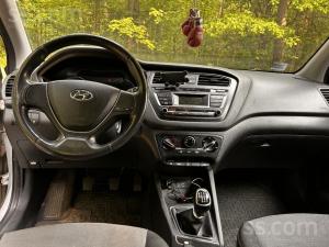 Hyundai i20 2017 in Riga, with an engine capacity of 1.10 L and mileage of 175 thousand km for 4000 €, photo 3 on AUTOMOTO.COM.LV