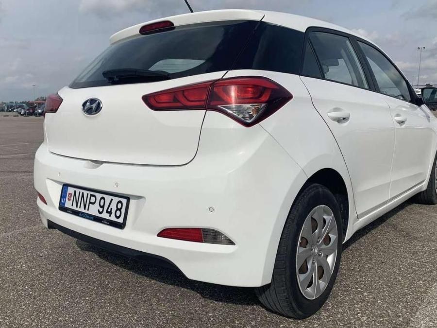 Hyundai i20 2017 in Vilnius, with an engine capacity of 1.25 L and mileage of 127 thousand km for 7700 €, photo 6 on AUTOMOTO.COM.LV