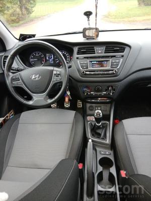 Hyundai i20 2018 in Saldus, with an engine capacity of 1.00 L and mileage of 778 thousand km for 7000 €, photo 4 on AUTOMOTO.COM.LV