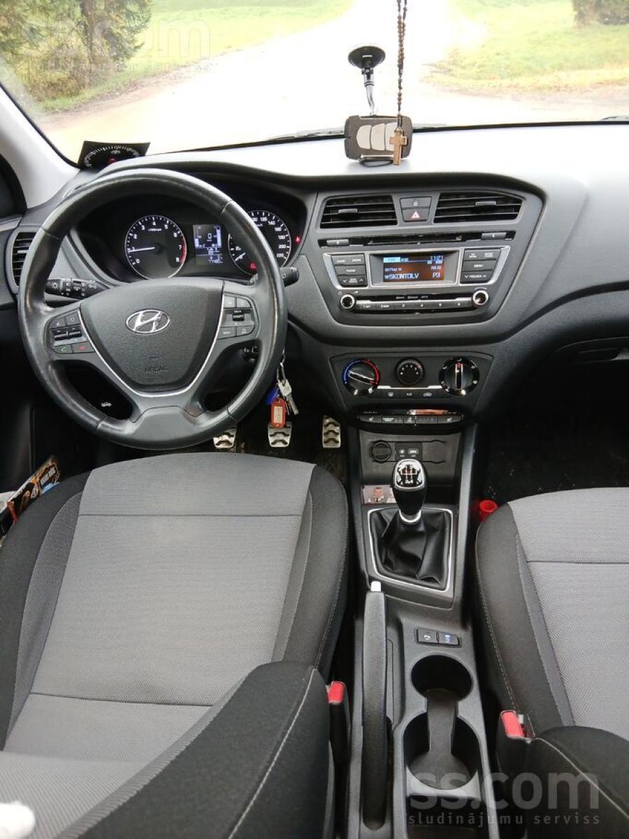 Hyundai i20 2018 in Saldus, with an engine capacity of 1.00 L and mileage of 778 thousand km for 7000 €, photo 4 on AUTOMOTO.COM.LV