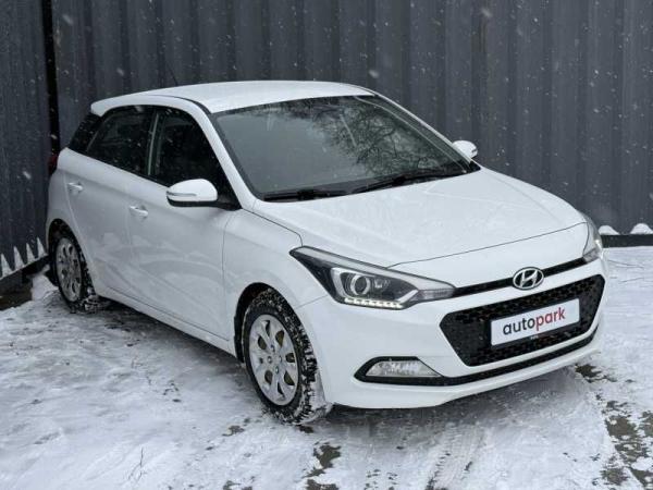 Hyundai i20 2018 in Vilnius, with an engine capacity of 1.37 L and mileage of 182 thousand km for 6900 €, photo 2 on AUTOMOTO.COM.LV