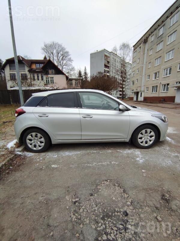 Hyundai i20 2018 in Riga, with an engine capacity of 1.30 L and mileage of 113 thousand km for 6000 €, photo 2 on AUTOMOTO.COM.LV