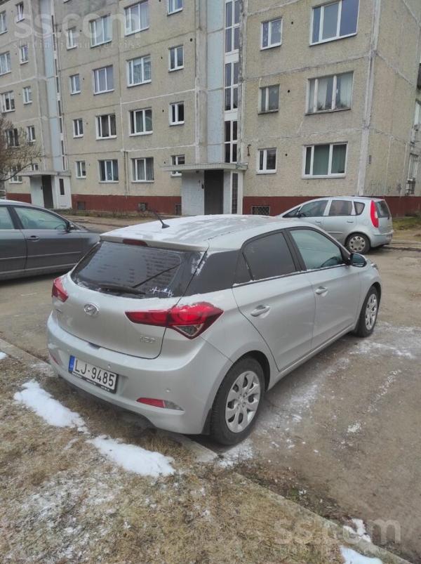 Hyundai i20 2018 in Riga, with an engine capacity of 1.30 L and mileage of 113 thousand km for 6000 €, photo 3 on AUTOMOTO.COM.LV