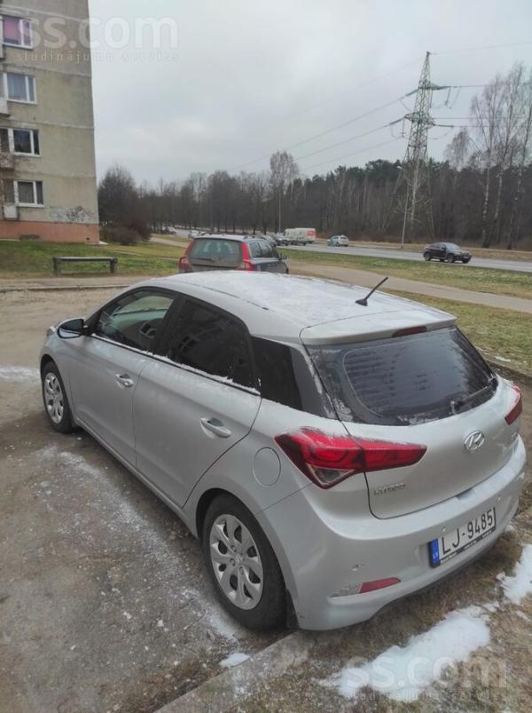 Hyundai i20 2018 in Riga, with an engine capacity of 1.30 L and mileage of 113 thousand km for 6000 €, photo 4 on AUTOMOTO.COM.LV