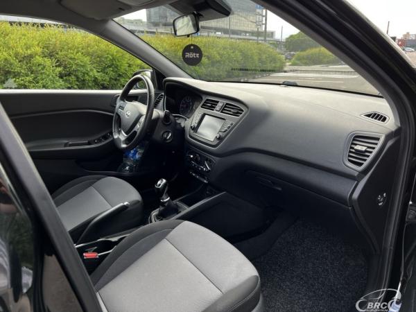 Hyundai i20 2019 in Vilnius, with an engine capacity of 1.00 L and mileage of 64 thousand km for 8900 €, photo 5 on AUTOMOTO.COM.LV