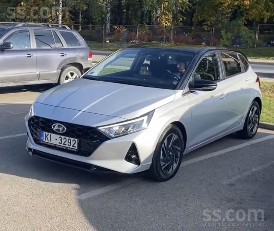 Hyundai i20 2021 in Riga, with an engine capacity of 1.00 L and mileage of 42 thousand km for 11700 €, photo 1 on AUTOMOTO.COM.LV