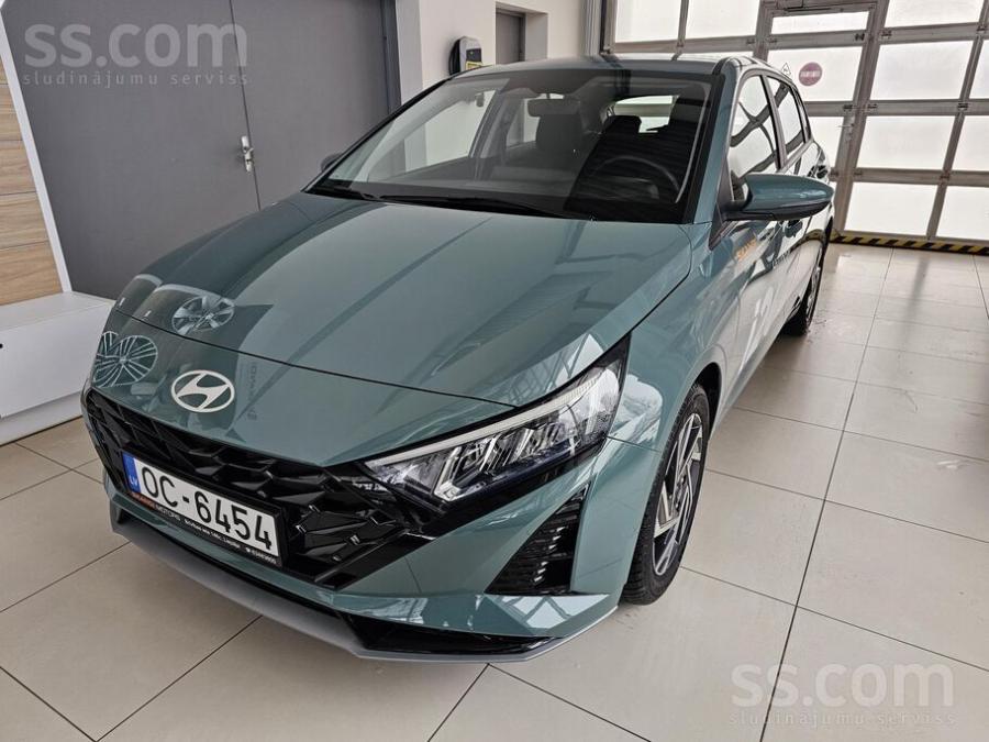 Hyundai i20 2025 Liepāja, ar dzinēja tilpumu 1.00 L un nobraukumu 8 tūkst. km par 18979 €, foto 1 vietnē AUTOMOTO.COM.LV