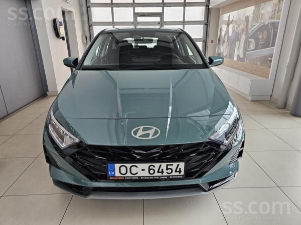 Hyundai i20 2025 in Liepaja, with an engine capacity of 1.00 L and mileage of 8 thousand km for 18979 €, photo 2 on AUTOMOTO.COM.LV