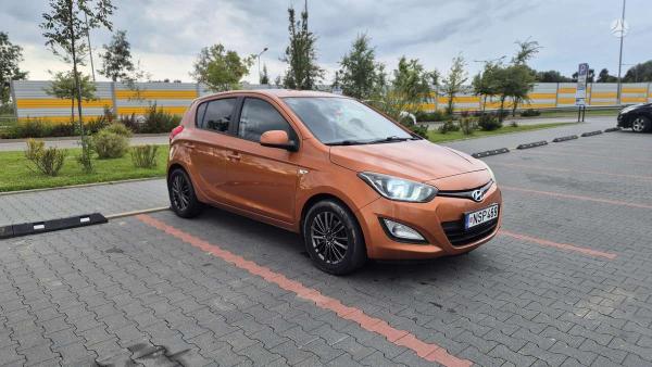 Oranžs Hyundai i20 2014 Viļņa, ar dzinēja tilpumu 1.12 L un nobraukumu 170 tūkst. km par 3100 €, foto 4 vietnē AUTOMOTO.COM.LV