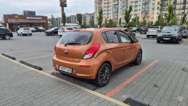 Oranžs Hyundai i20 2014 Viļņa, ar dzinēja tilpumu 1.12 L un nobraukumu 170 tūkst. km par 3100 €, foto 5 vietnē AUTOMOTO.COM.LV